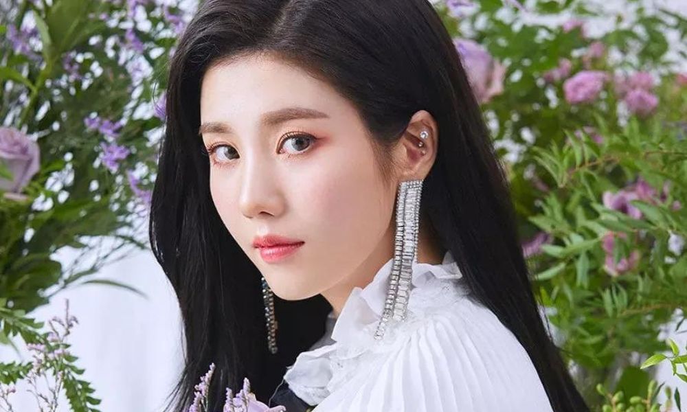 Cựu thành viên IZ*ONE Kwon Eun Bi bị phóng viên xúc phạm