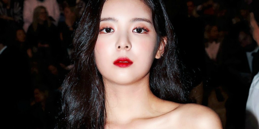 Lia (ITZY) vướng nghi vấn thẩm mỹ, Yuna cũng bị lôi vào cuộc