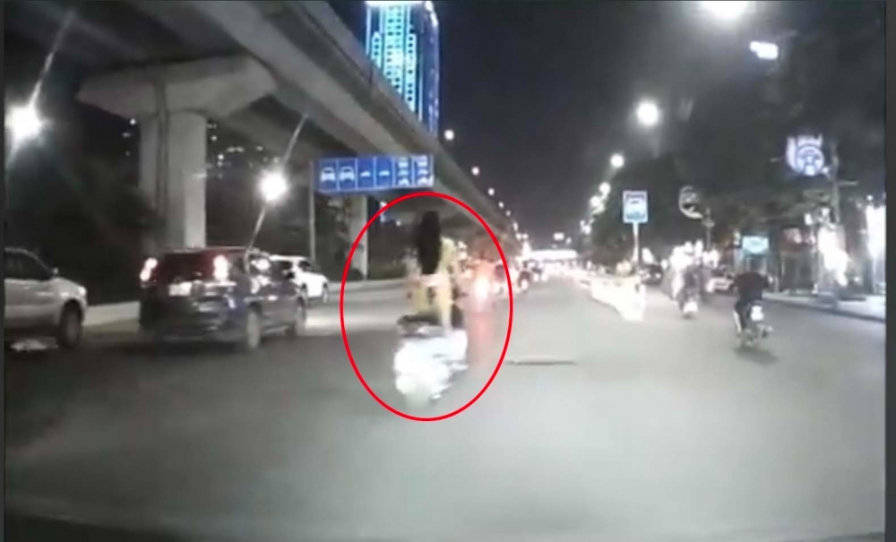 Vụ Cô Gái Khoả Thân đi Bộ ở đường Nguyễn Trãi Từng Lái Xe Lạng Lách